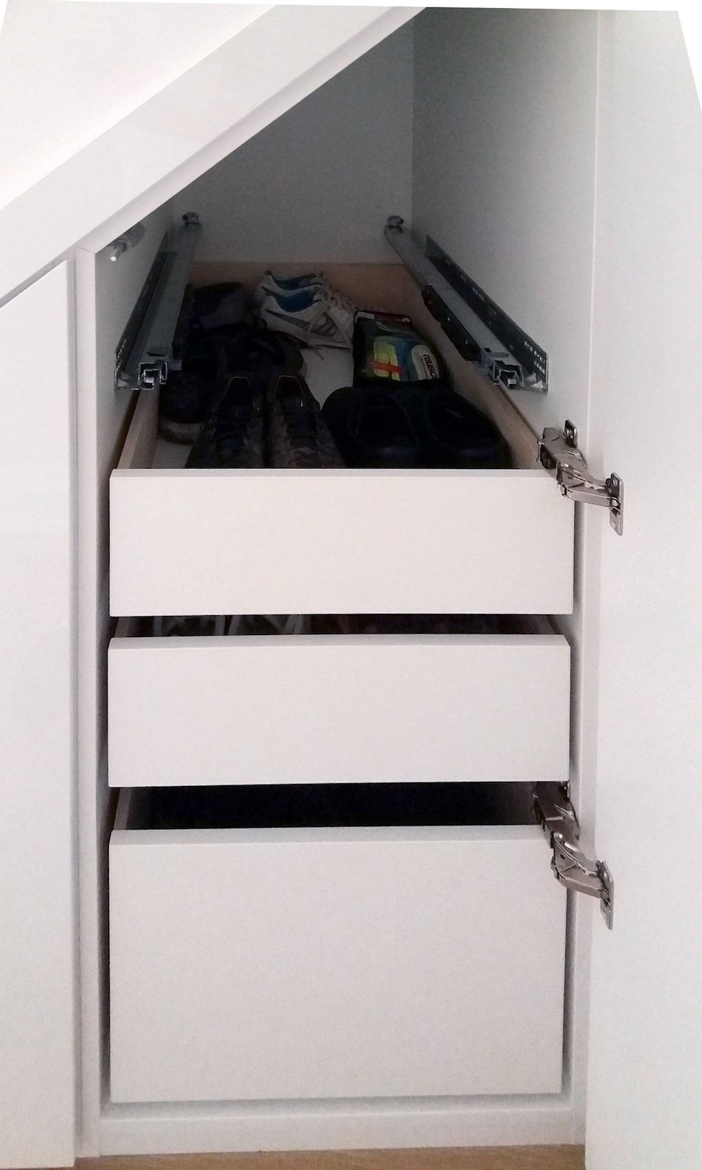 What are zero protrusion hinges? | Drawer Pack